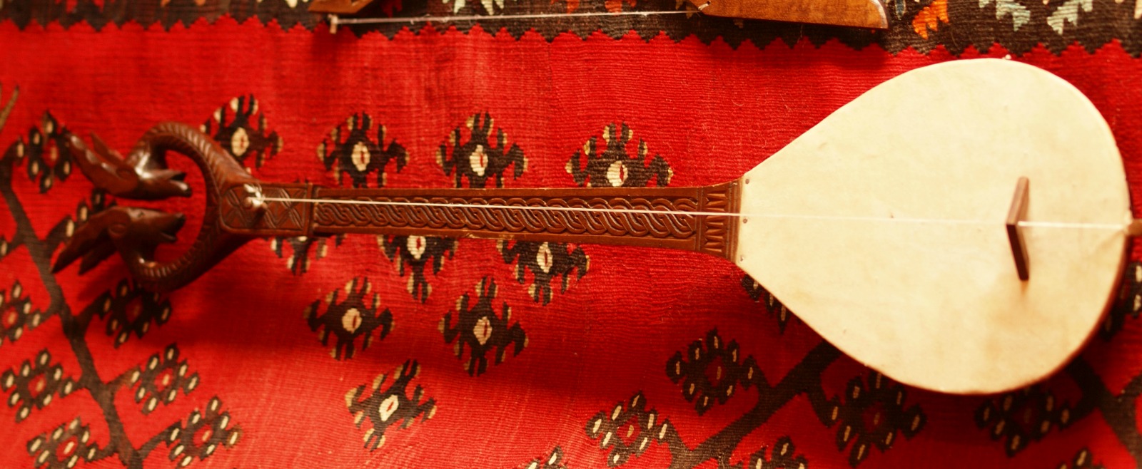 Pevanje uz gusle - Serbia.com