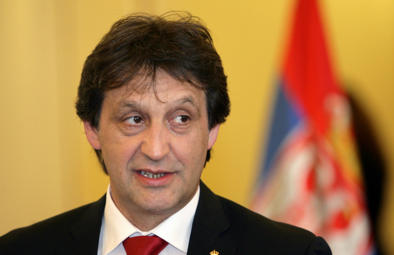 Parliament to debate defence minister's dismissal Friday - Serbia.com