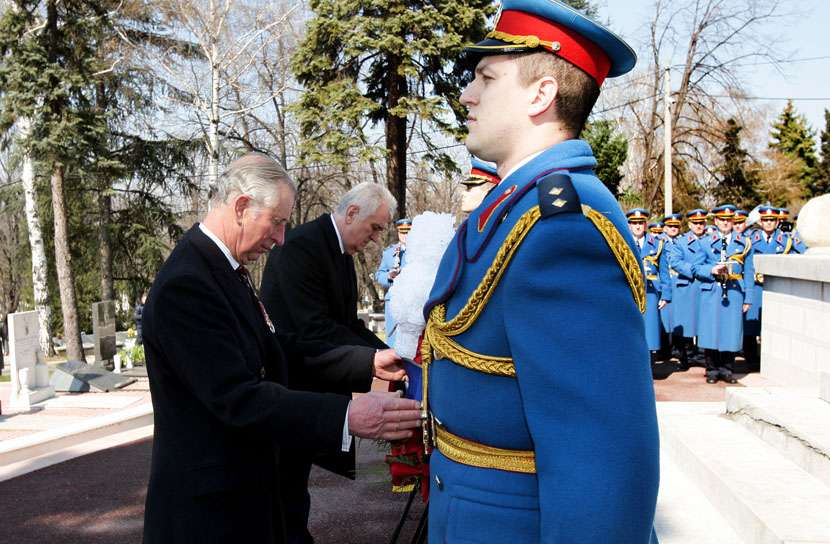 Princ od Velsa i predsednik Srbije položili vence - Serbia.com