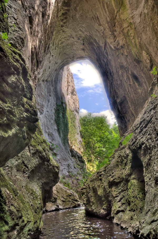 The Prerasts of Vratna - Europe’s Tallest Stone Gates - Serbia.com